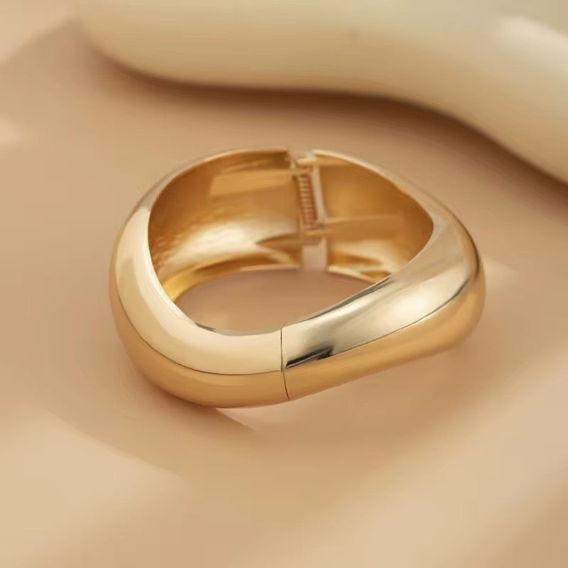 Luxury Exaggerated Smooth Metal Thick Bangles – LUNARITY GARAGE